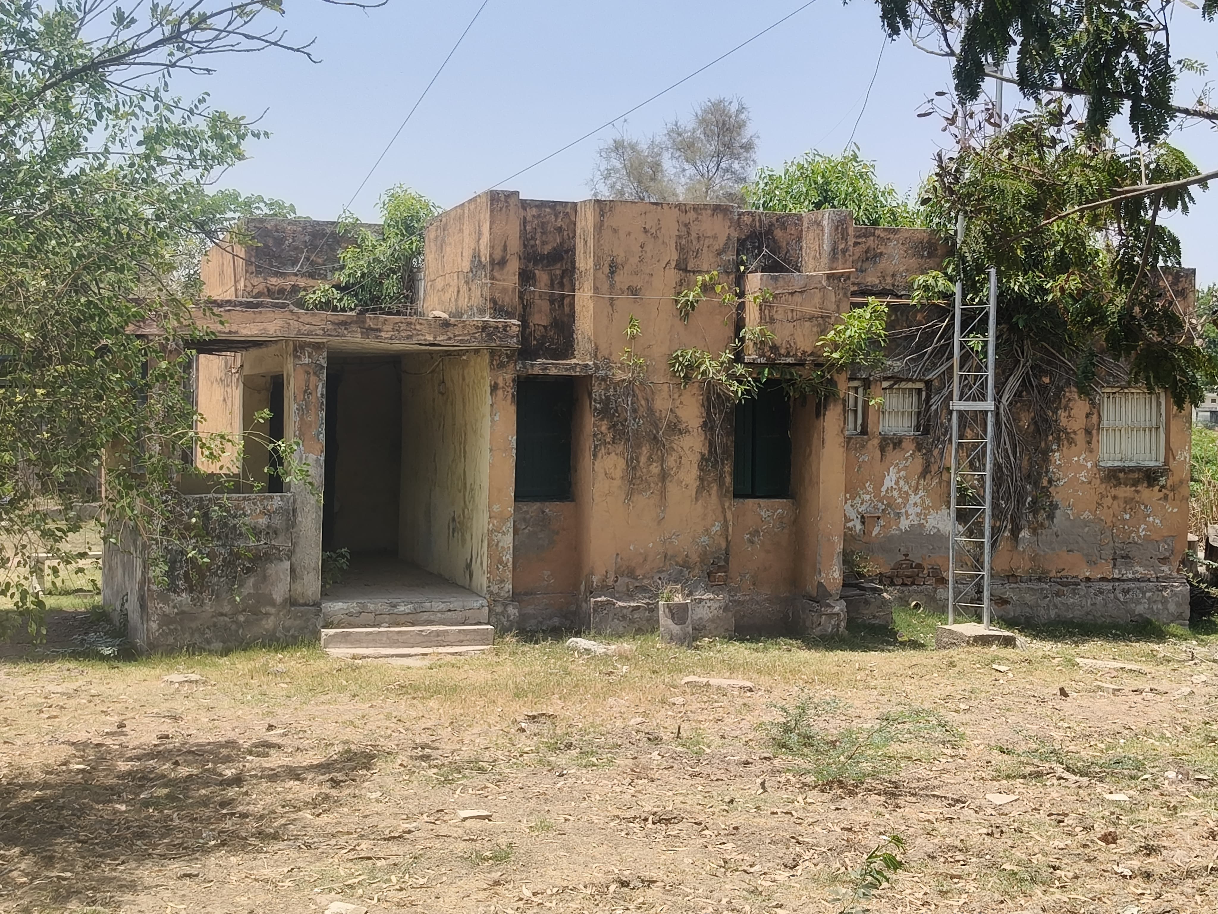 Dabhoi Forest Department office is still functional despite being ...