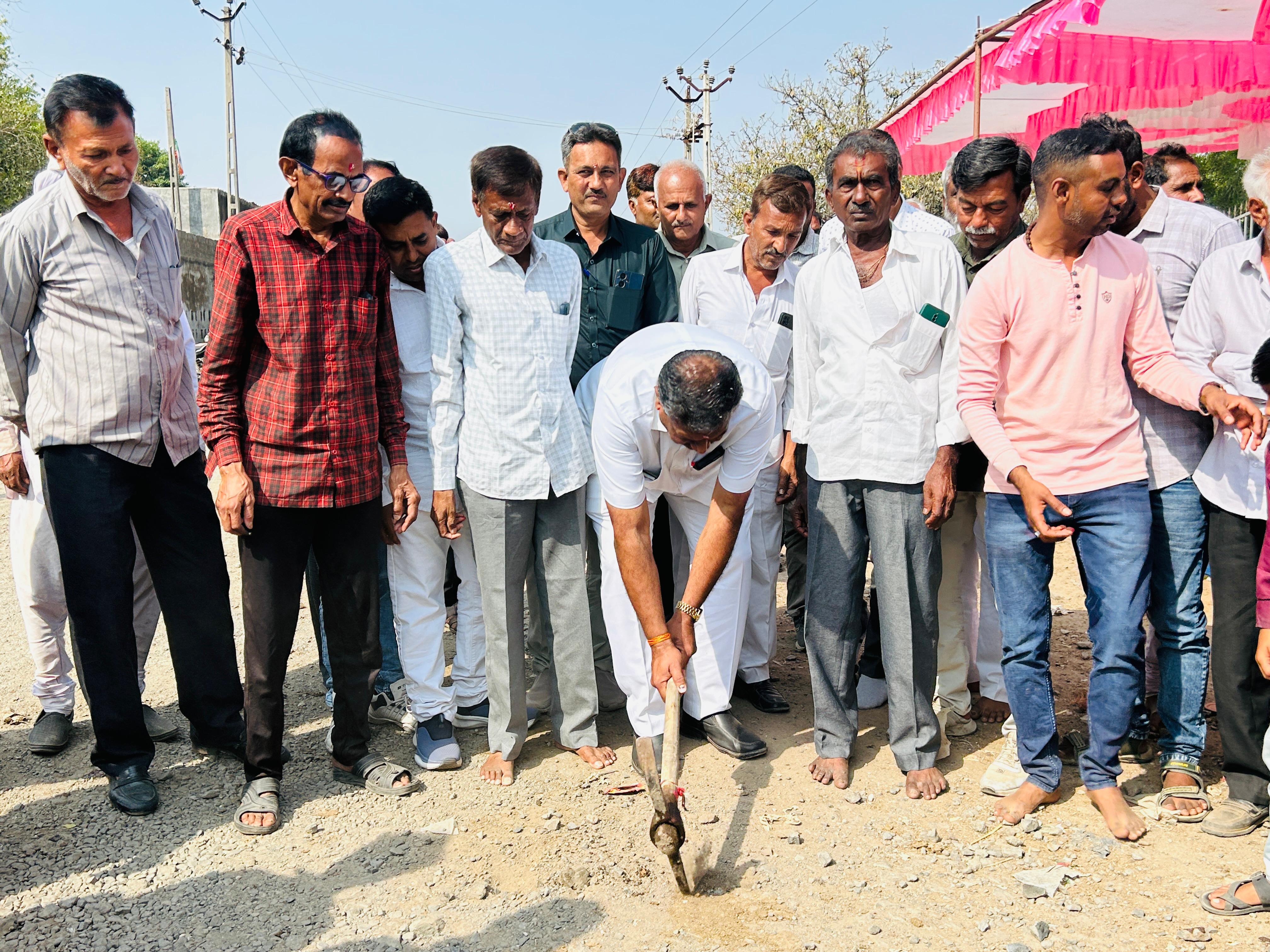 Junagadh Road Inauguration Controversy | MLA Silent, Villagers Protest
