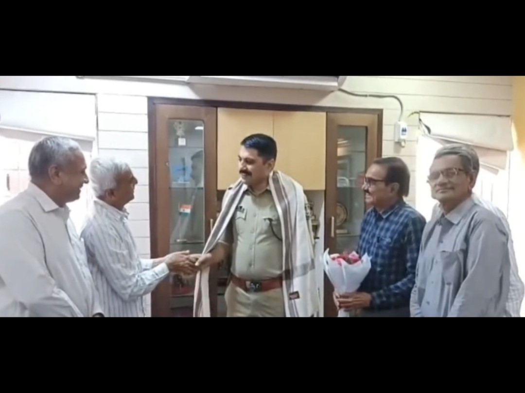 Surendranagar Police Recover 5000 Stolen Shares | Fake Document Scam