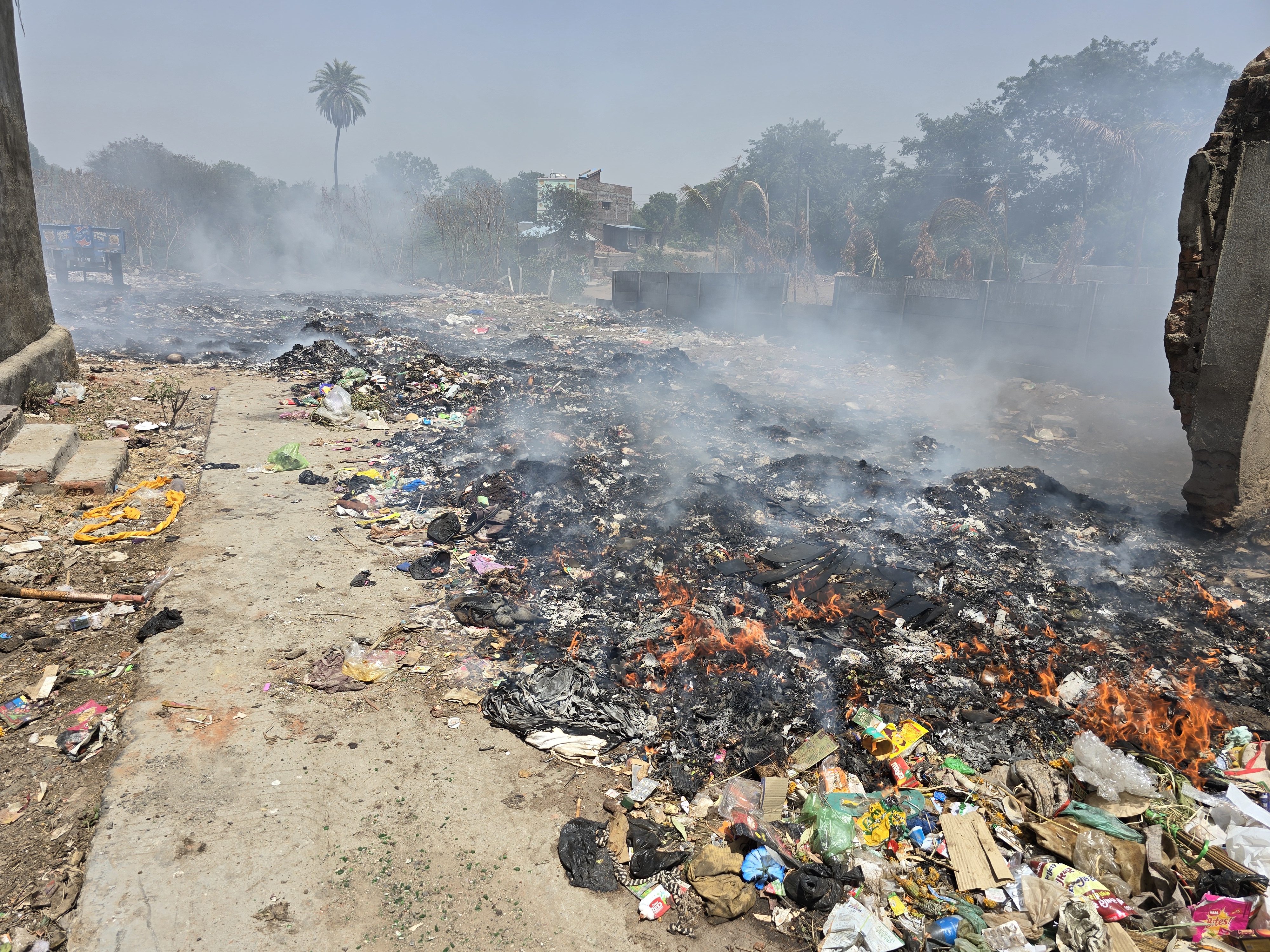 Fears of disaster due to burning of garbage, anger among local residents