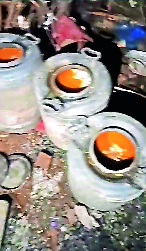 Koth police seize 210 liters of liquor from country liquor store in Gundi