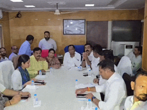 Khari-Cut Canal Development Deadline June 15; East Ahmedabad Lakes ...