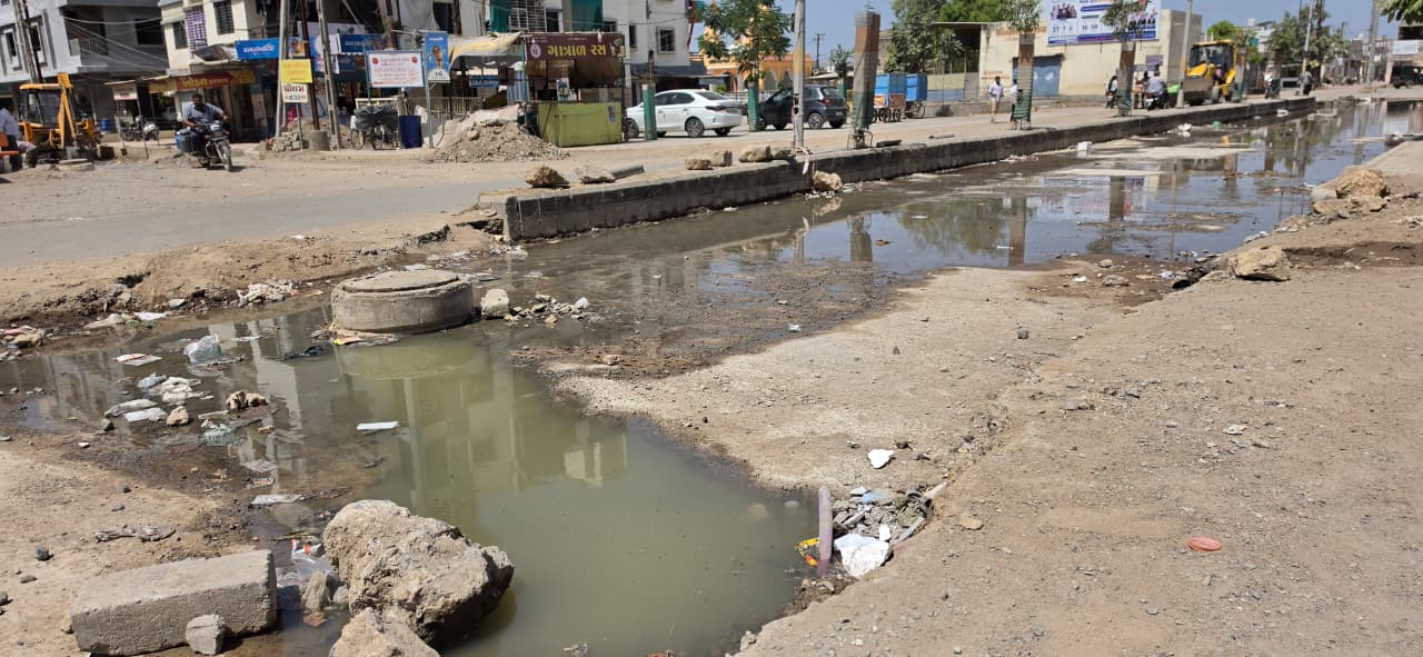 The end of the drain on Shanteshwar Road was cleaned, there is a demand ...