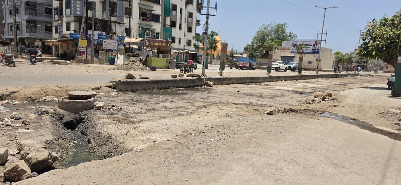The end of the drain on Shanteshwar Road was cleaned, there is a demand ...