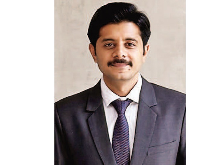 Jitendra Prajapatis Success: 10 Years of Patience in Civil Services Exam