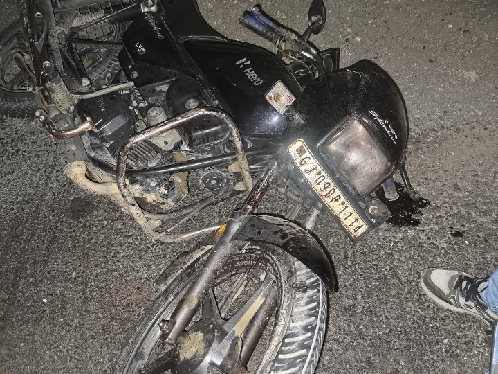 Vatrak Bridge Accident: Youth Death, Driver Fled | Bayad-Modasa Highway
