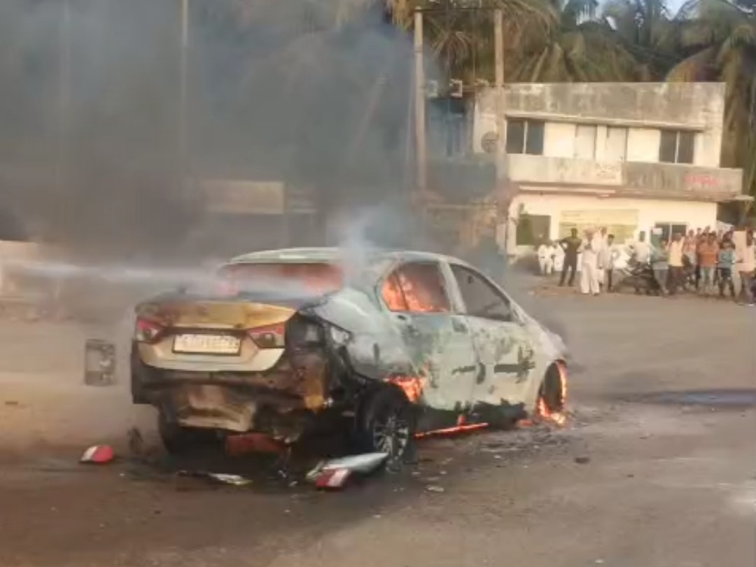Veraval-Junagadh Highway Car Fire: Driver Alertness Saves Life