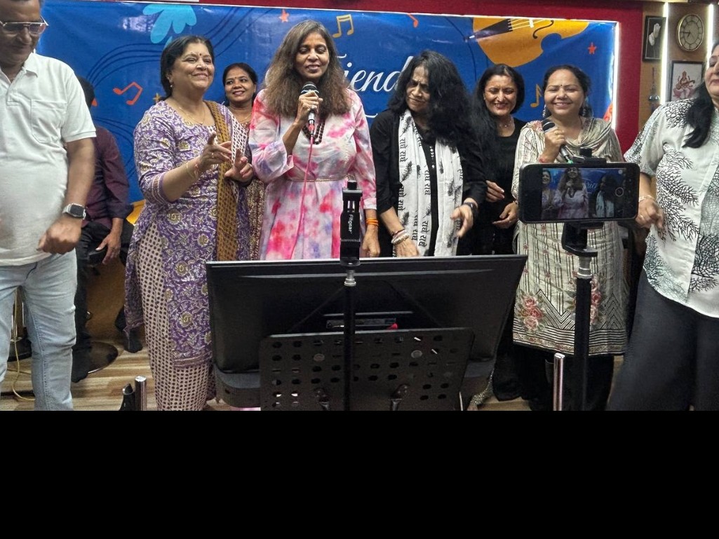 Naraynpura Studio Musical Event; Het Helping Hands Honored