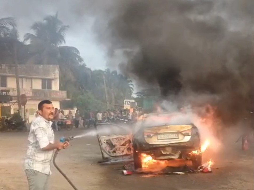 Veraval-Junagadh Highway Car Fire: Driver Alertness Saves Life