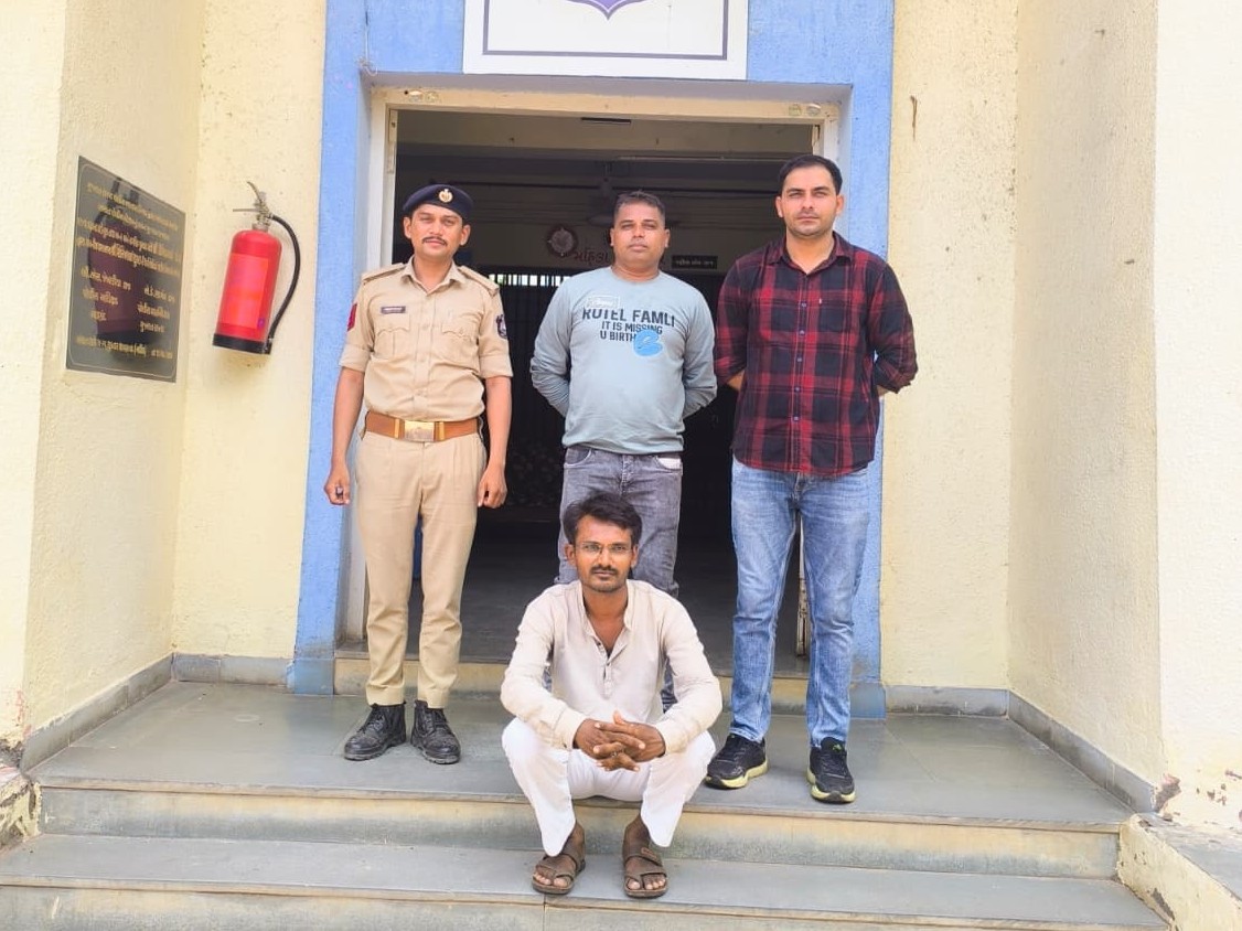Khambhat Police Nab Petlad Court Convict in Cheque Bounce Case