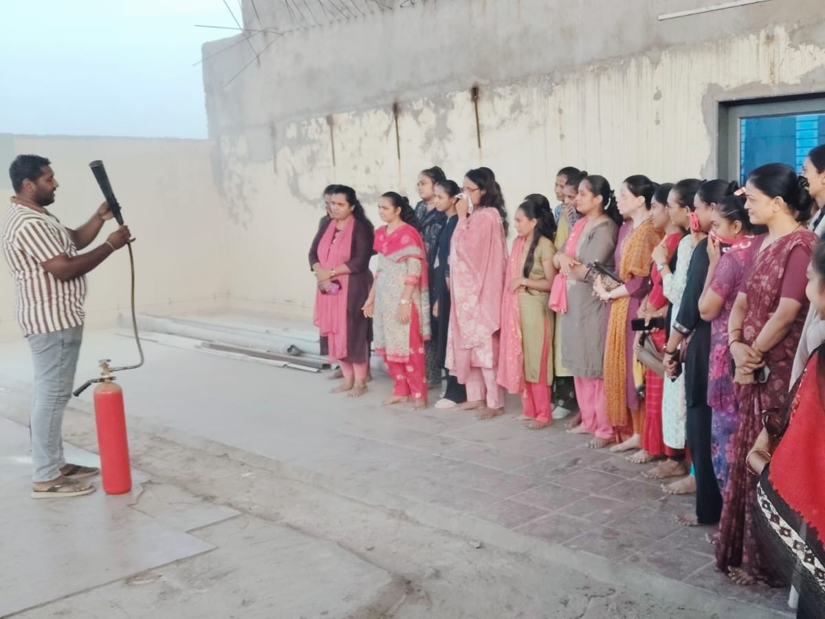 School Staff Fire Safety Training Held at Darshan Vidyalay, Ratanpar