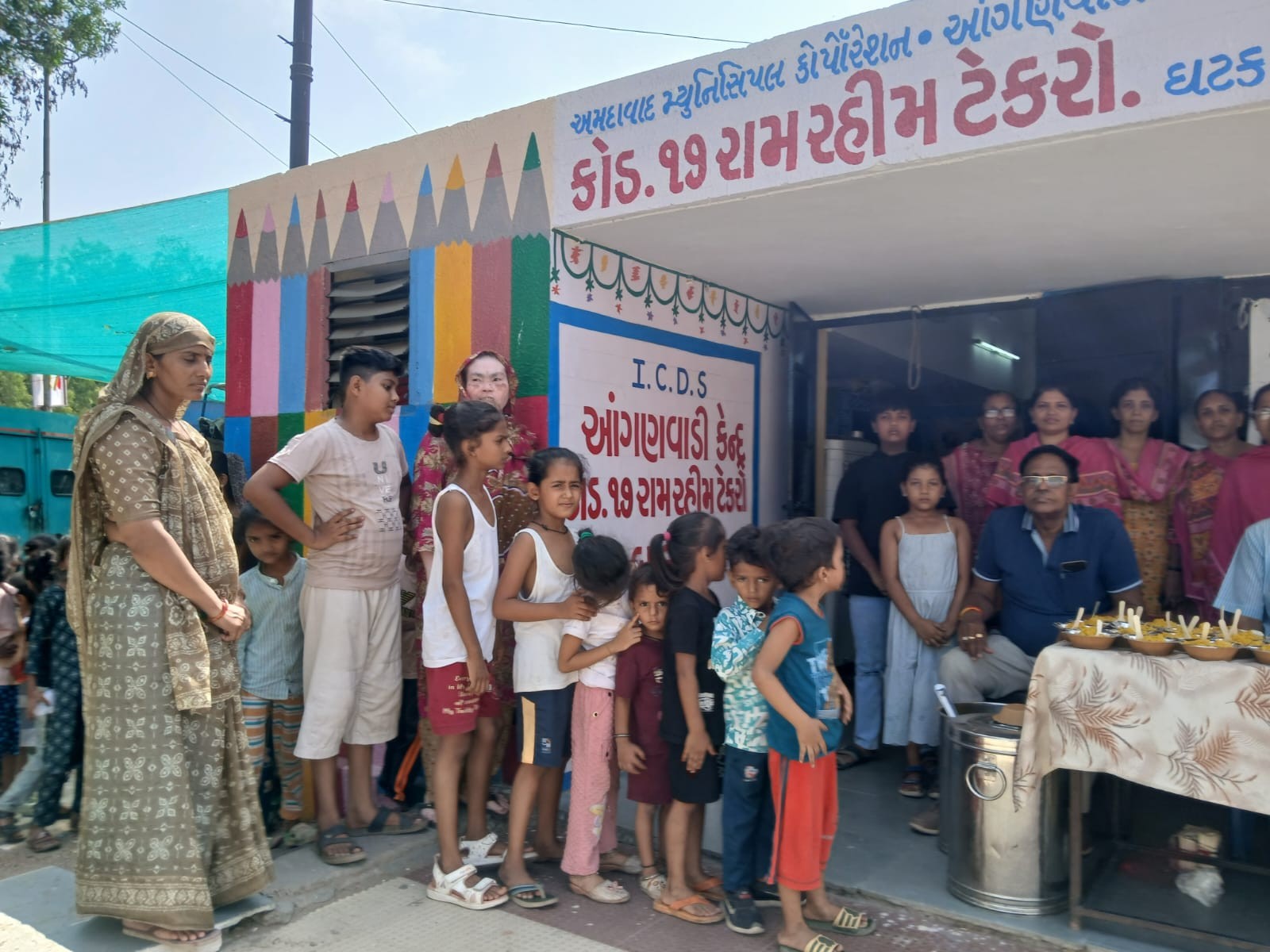 Rahi Foundation Feeds 800+ Laborers in Jamalpur | Khichdi & Chaas ...