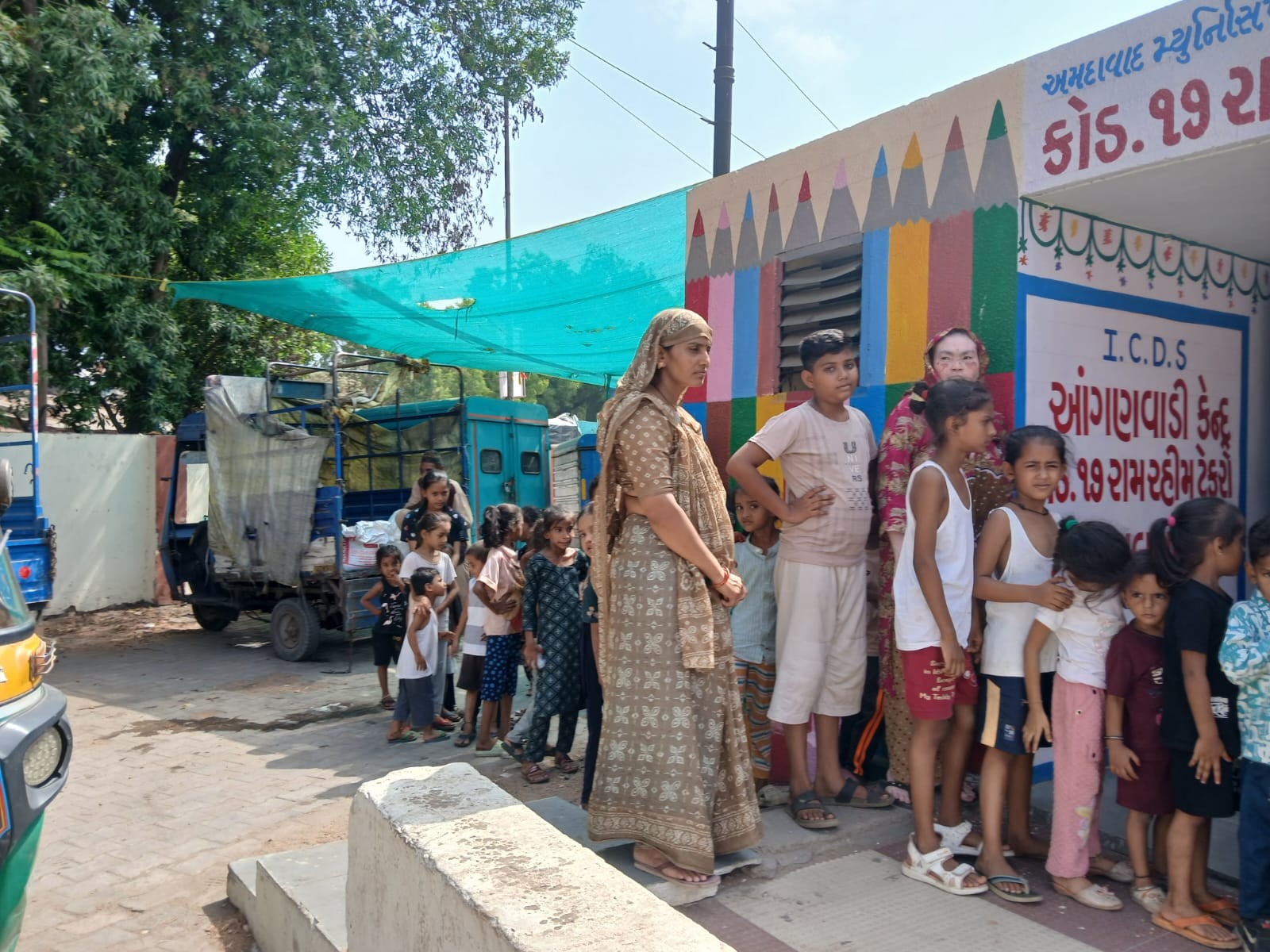 Rahi Foundation Feeds 800+ Laborers in Jamalpur | Khichdi & Chaas ...
