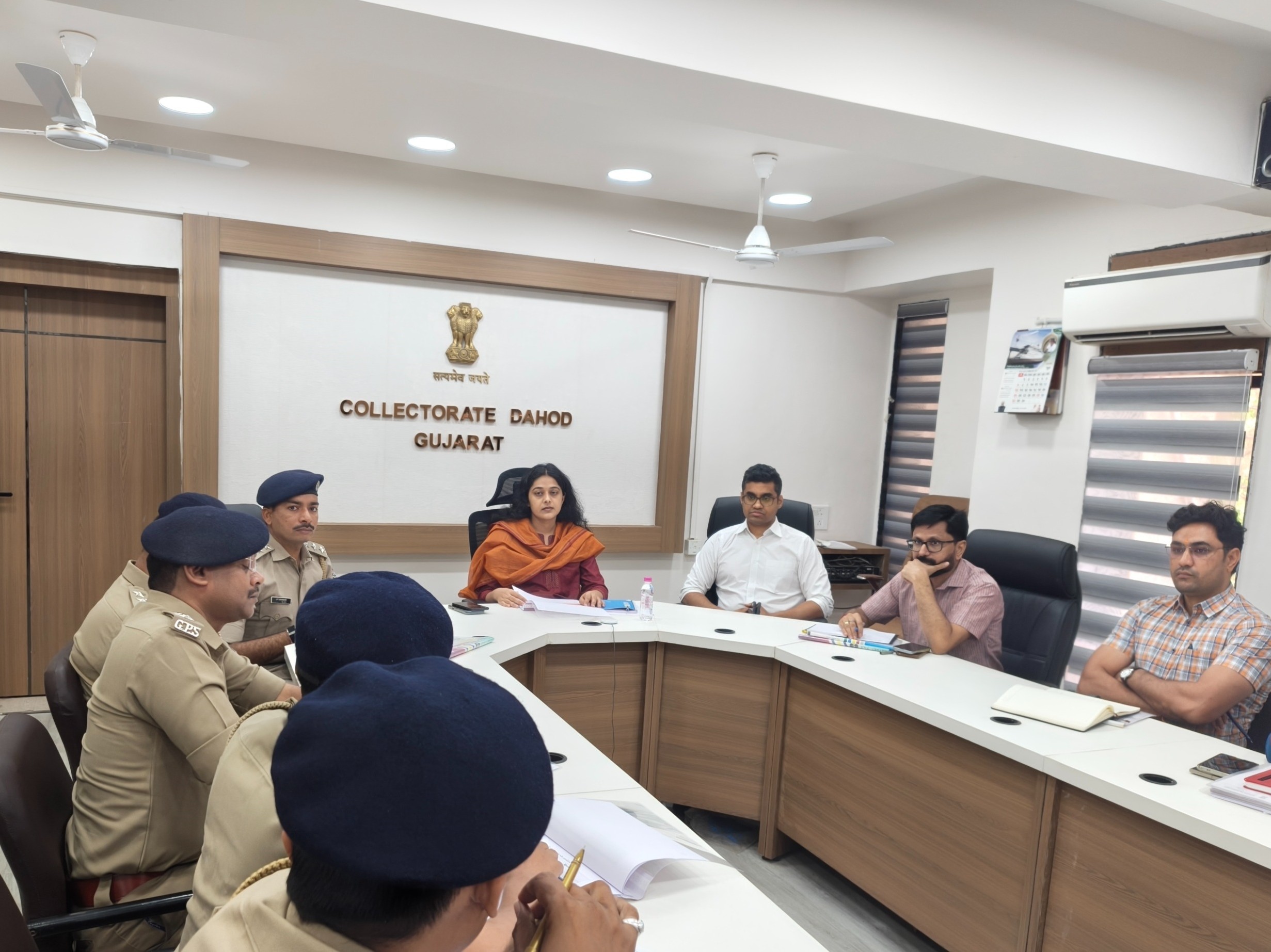 Dahod Collector Review Meeting: Road Safety, Revenue & PM Poshan