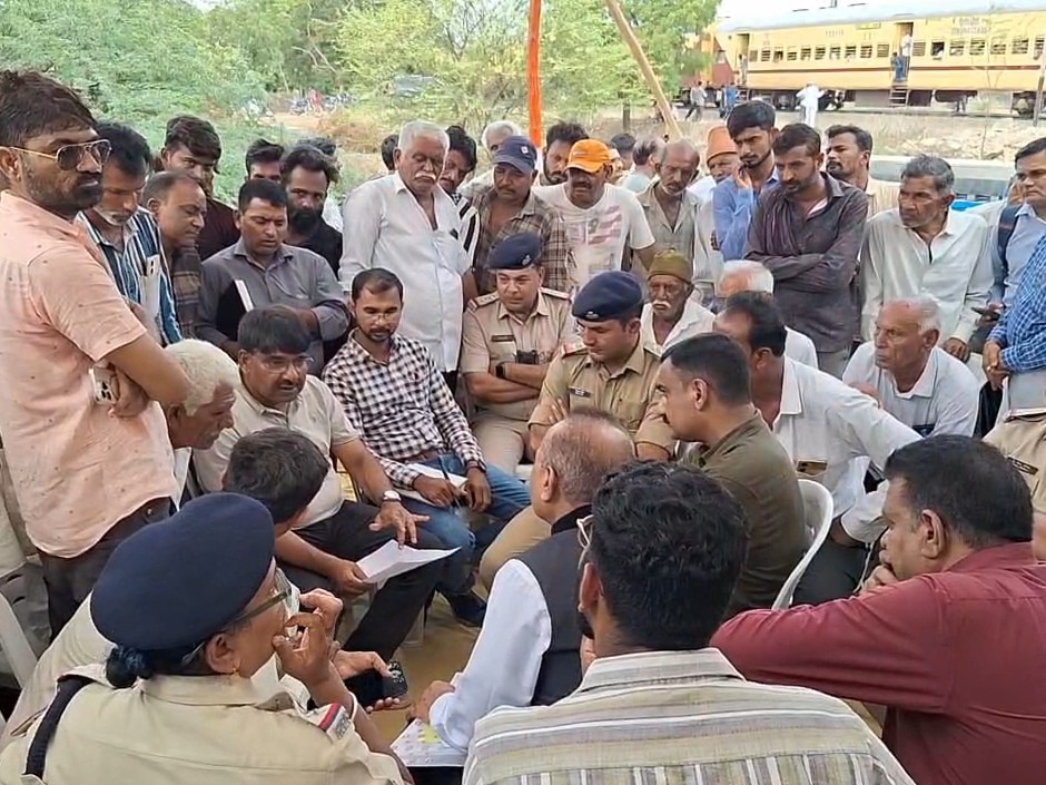 Badodar Railway Protest: Platform Demand Rocks Junagadh | 15 Villages Join