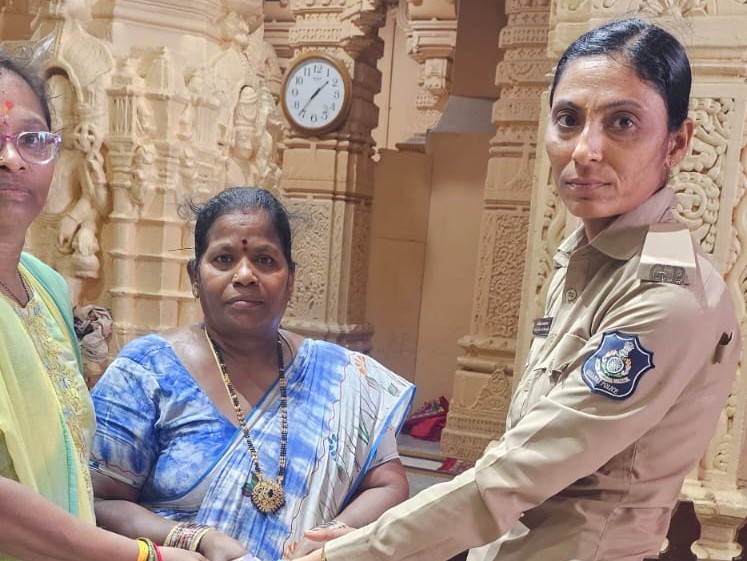 Somnath Woman Cop Returns Rs 17K Purse & Docs