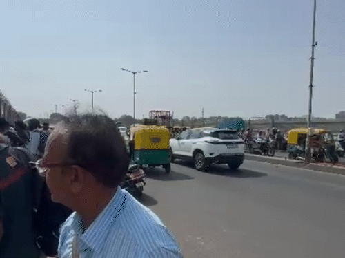 Gandhi Bridge Riverfront Boat Fire; Ahmedabad Fire Brigade Responds