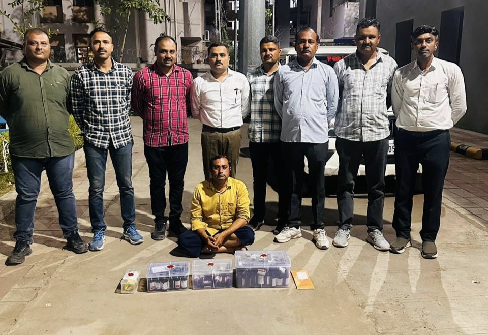 Bhavnagar SOG Operation: Cough Syrup Bust Leads to 11 Arrests