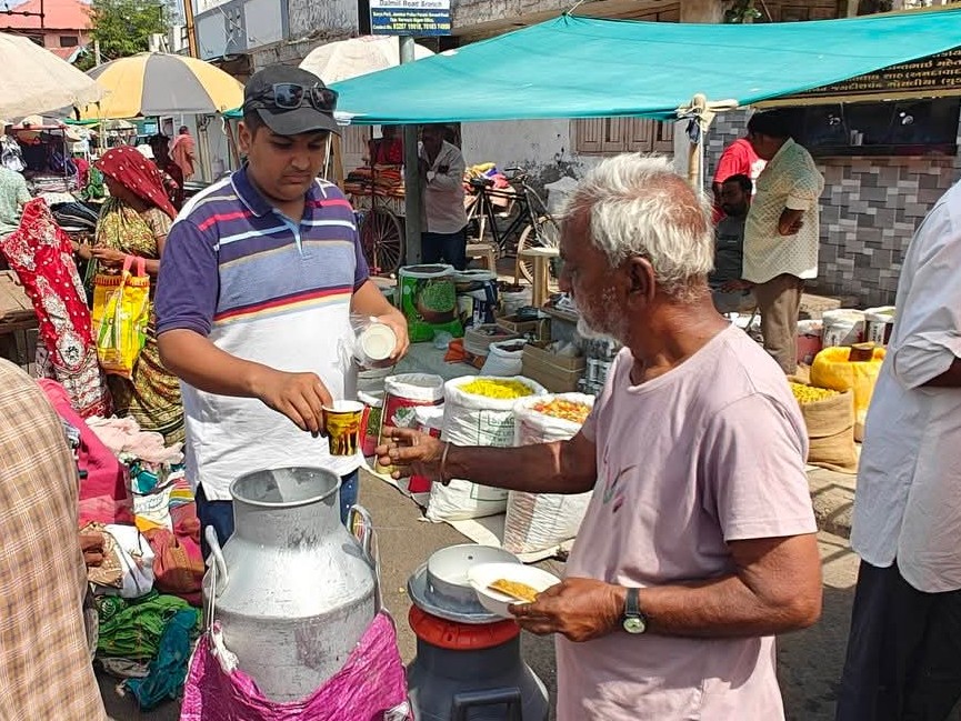 Surendranagar Food Distribution: Project Annapurna by Rotary Club