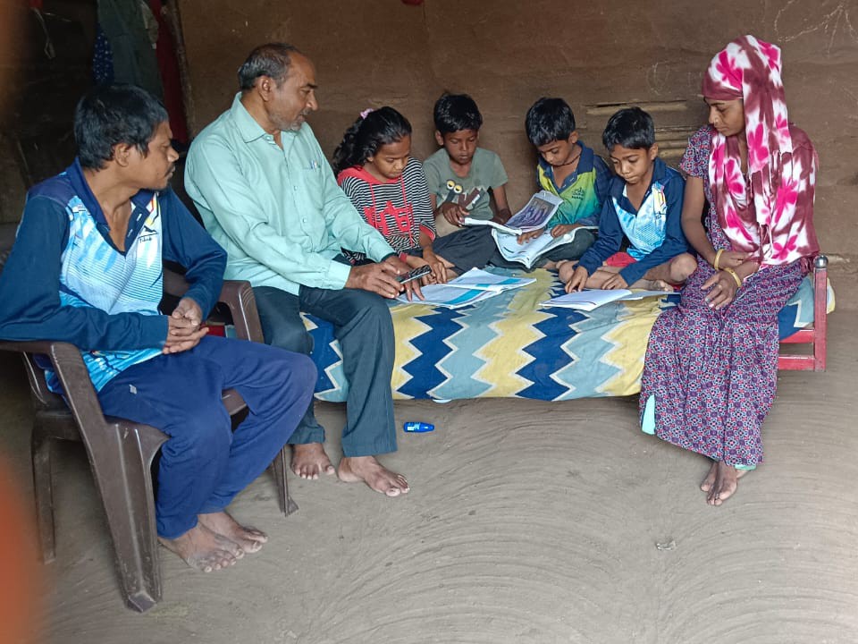 Anil Guruji Teaches Kids Via Activities | Boridra Primary School
