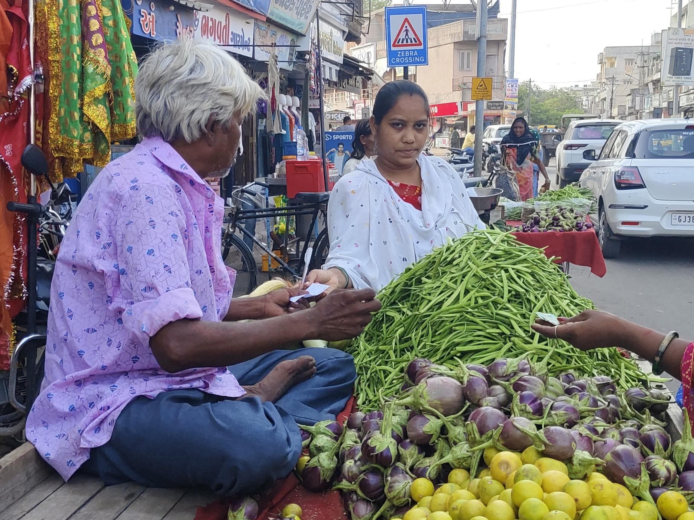 Gujarat Shops Fined ₹8K for Plastic Use | 28 Vendors Caught