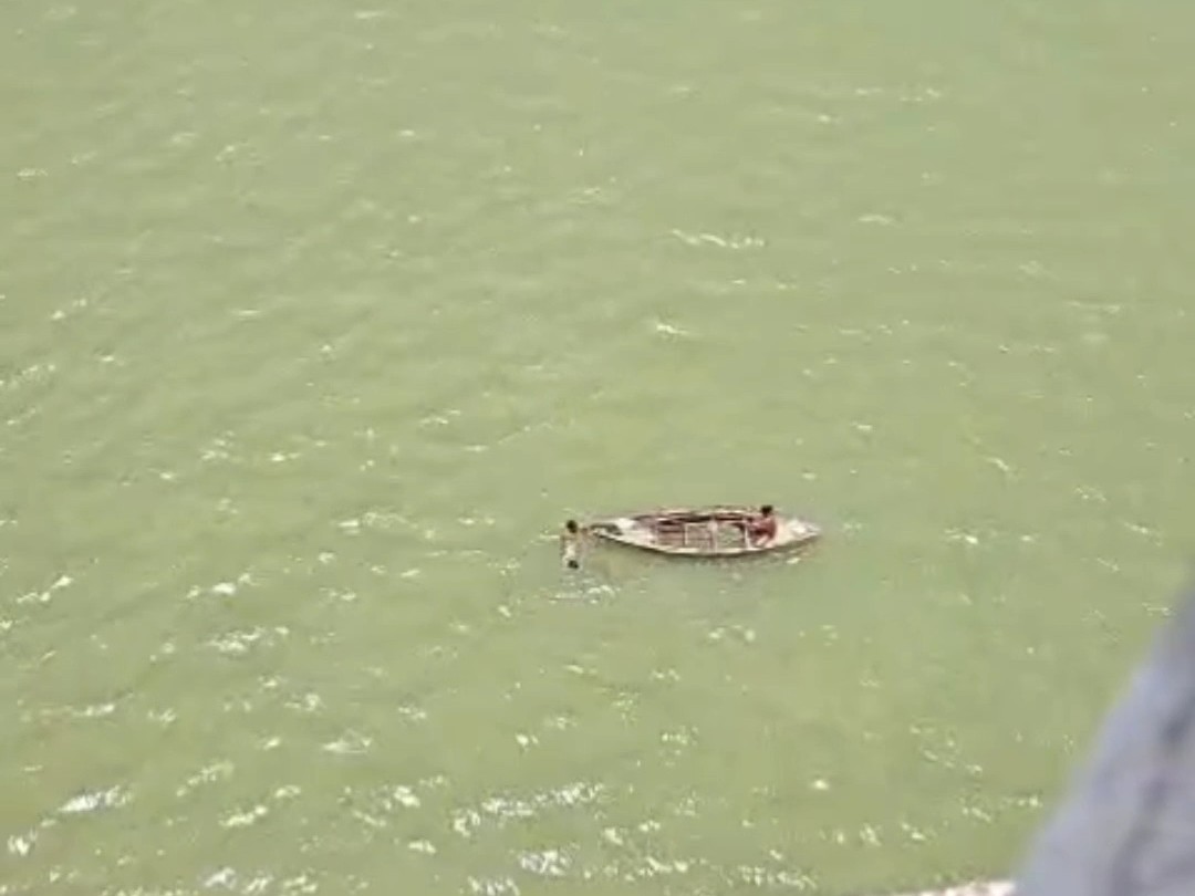 Lalpura Bridge Jump; Youth Dives into Mahisagar River | Sabli