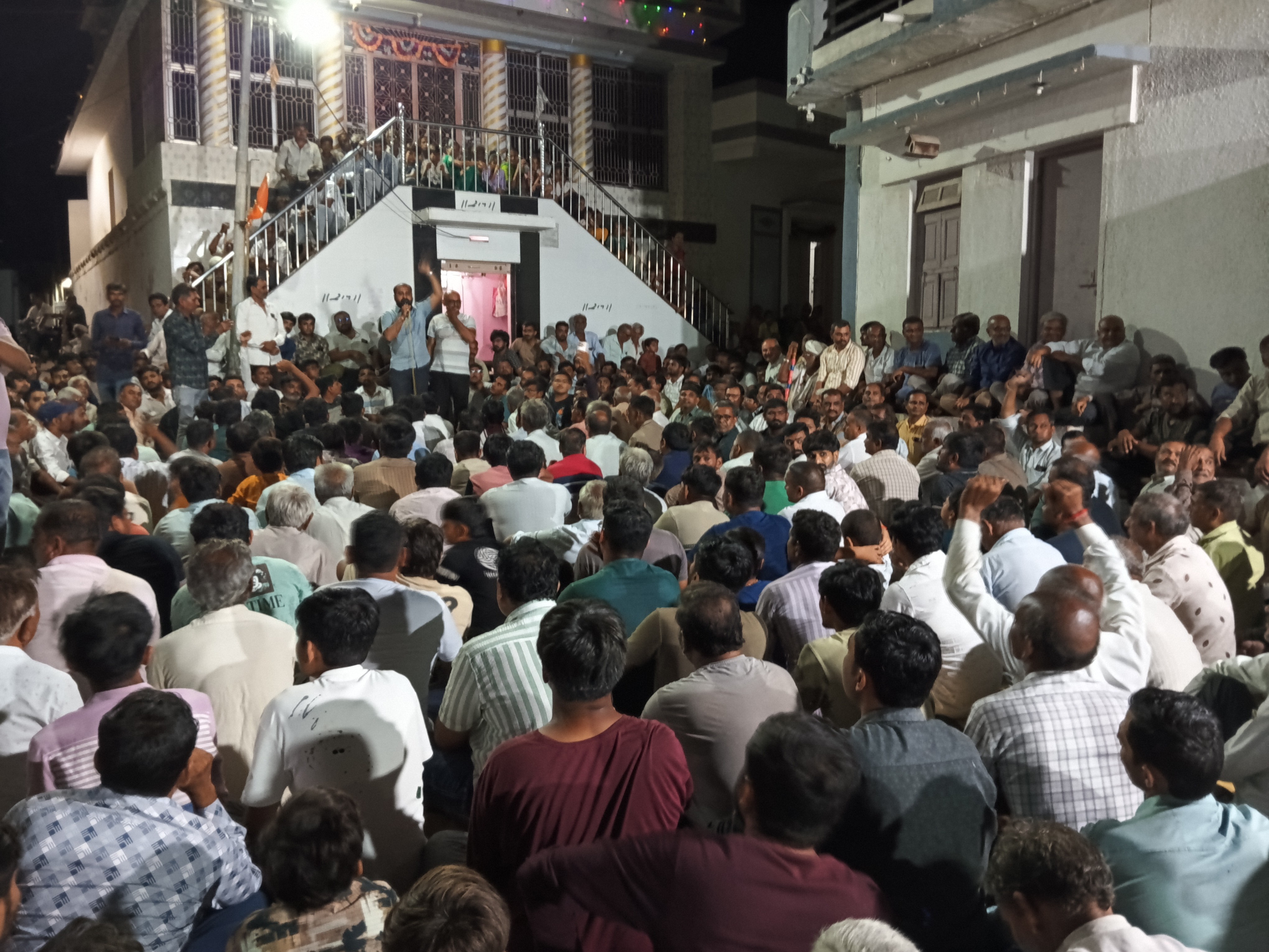 Morbi Jetpar Farmers Protest Power Pole Compensation Issue