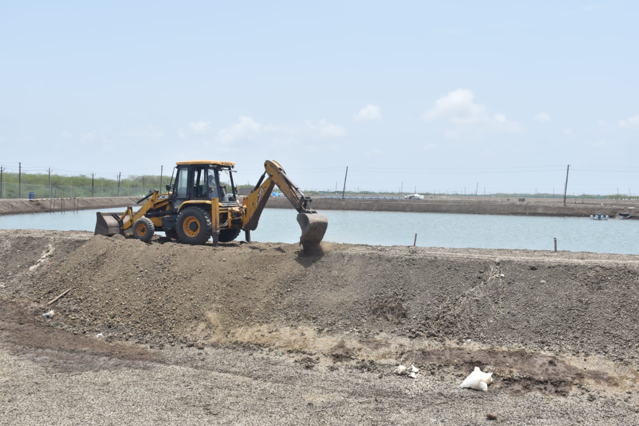 Authorities bulldoze 3 illegal Jinga ponds on government land in Borsi