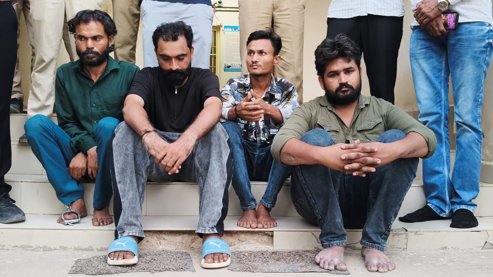A youth was kidnapped near Lalawada and Rs. 54 thousand was recovered ...