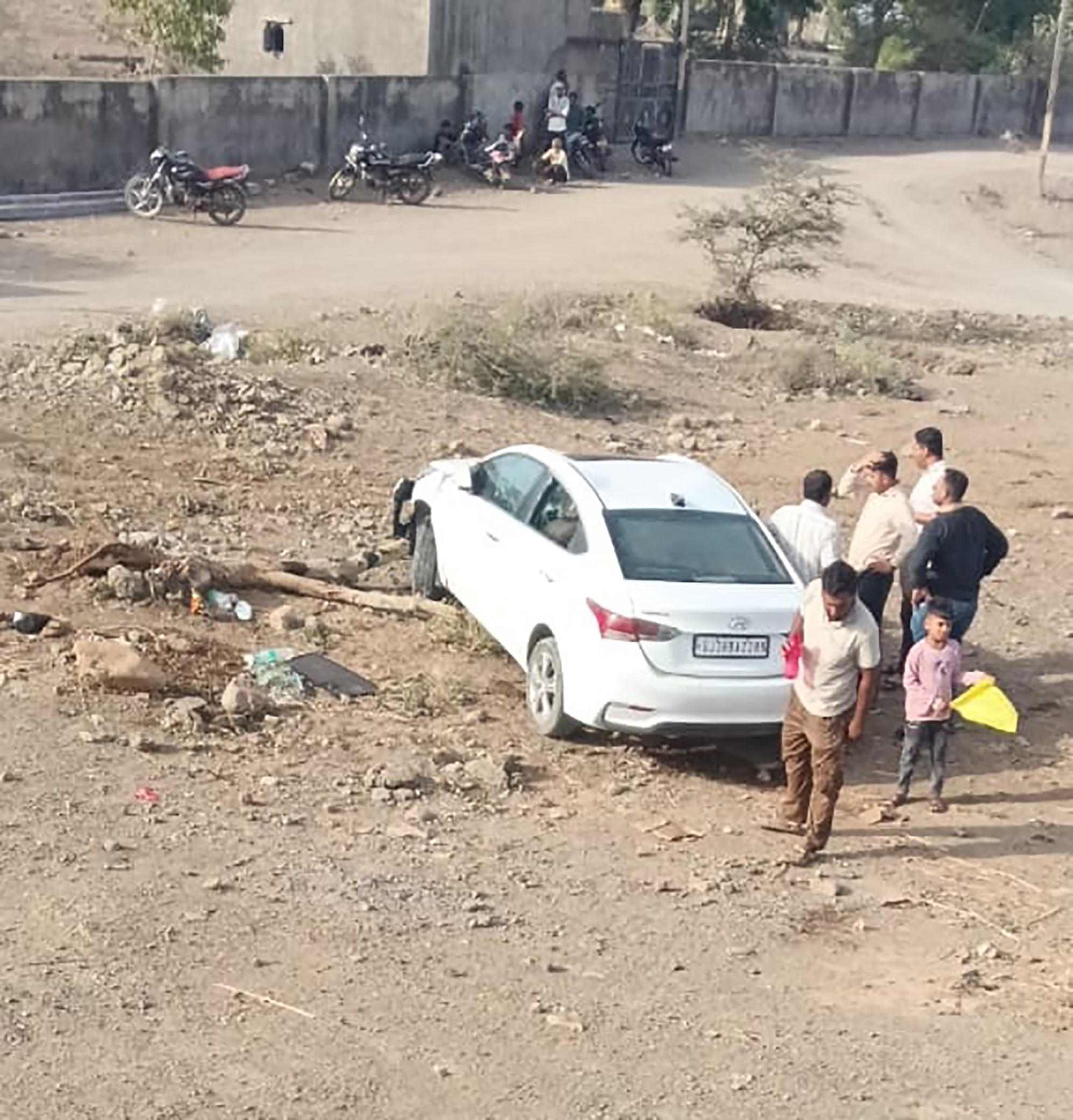 Police seized 204 bottles of liquor, including Rs 3.17 lakh, from the car