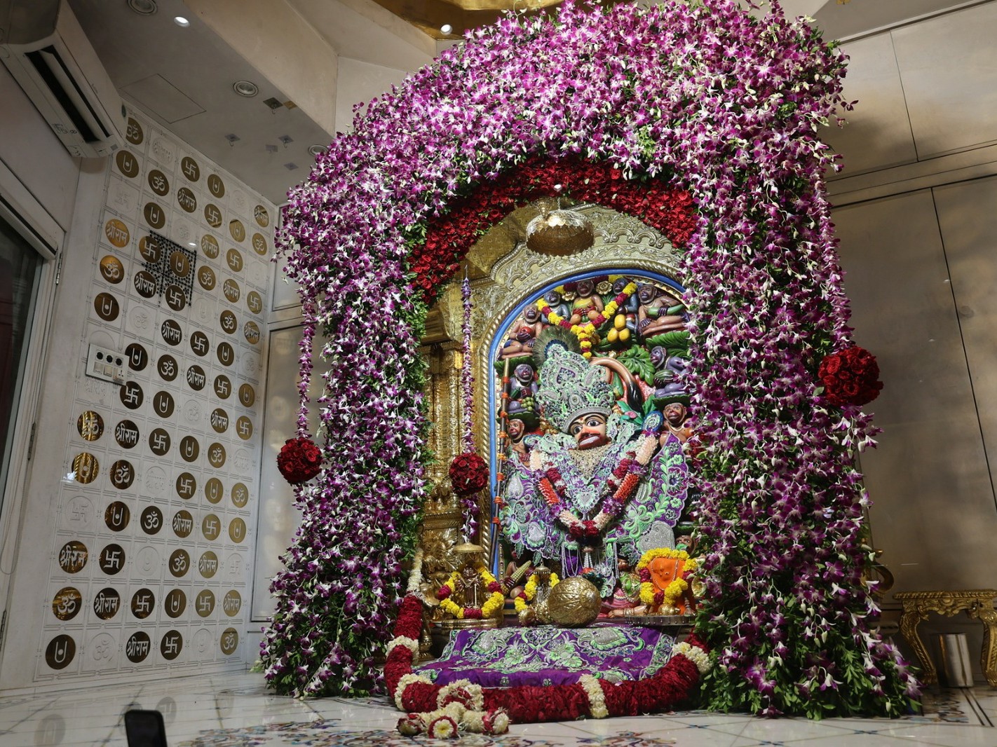 Salangpur Hanumanji Special Shringar for Adhik Mas | Orchid Flowers