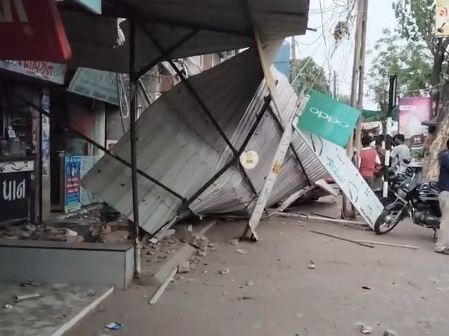 Modasa Town Hall Shopping Center Parapet Collapses; One Injured