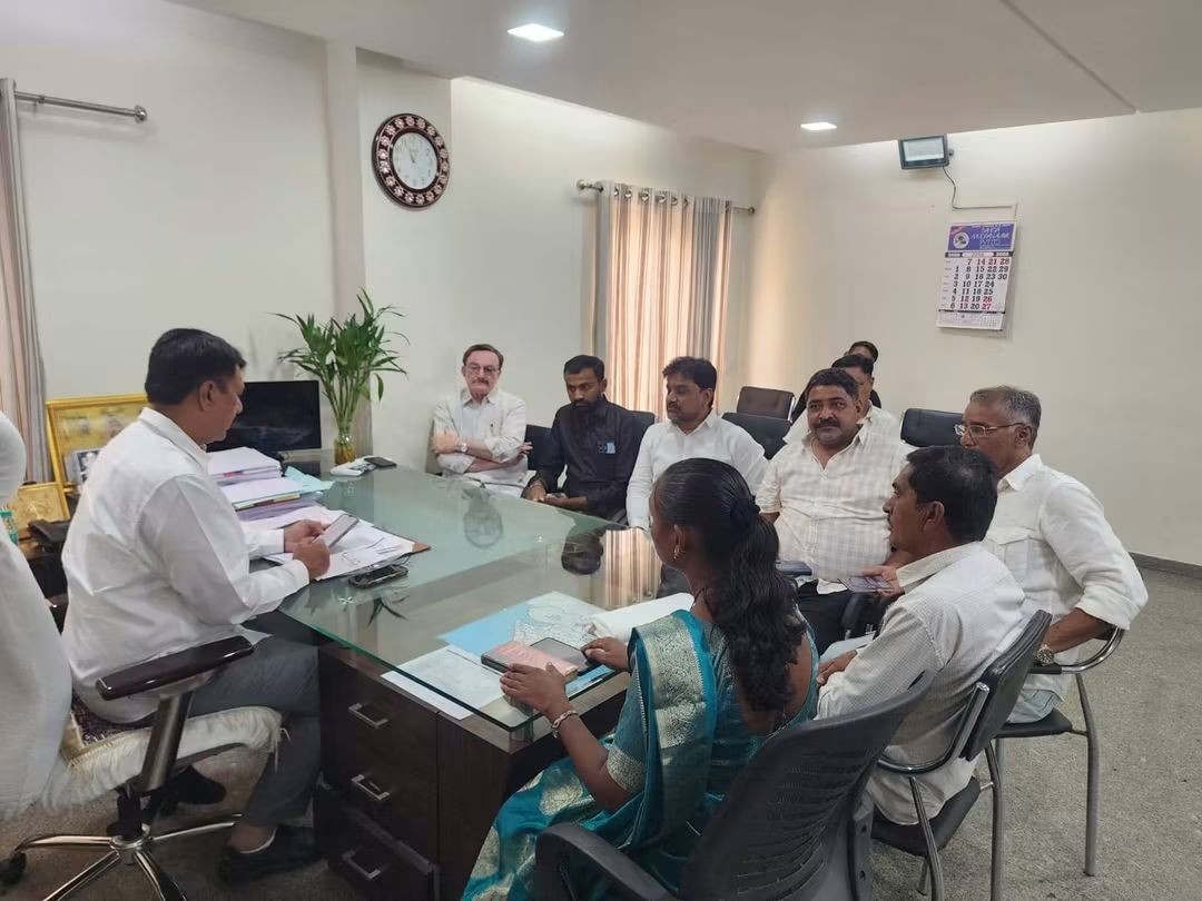 Morbi Congress Leaders Meet Amit Chavda at Rajiv Gandhi Bhavan, Ahmedabad