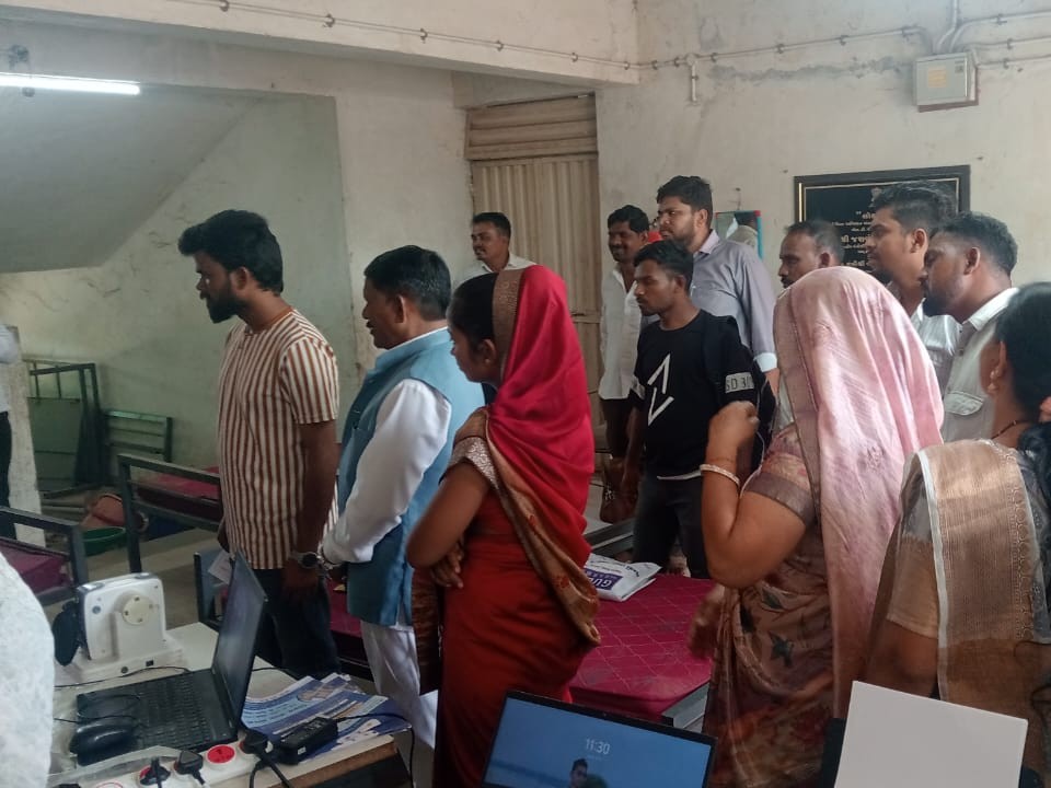 Dahod PM-JAY Card Distribution & Health Services Review | Dudhamli Camp