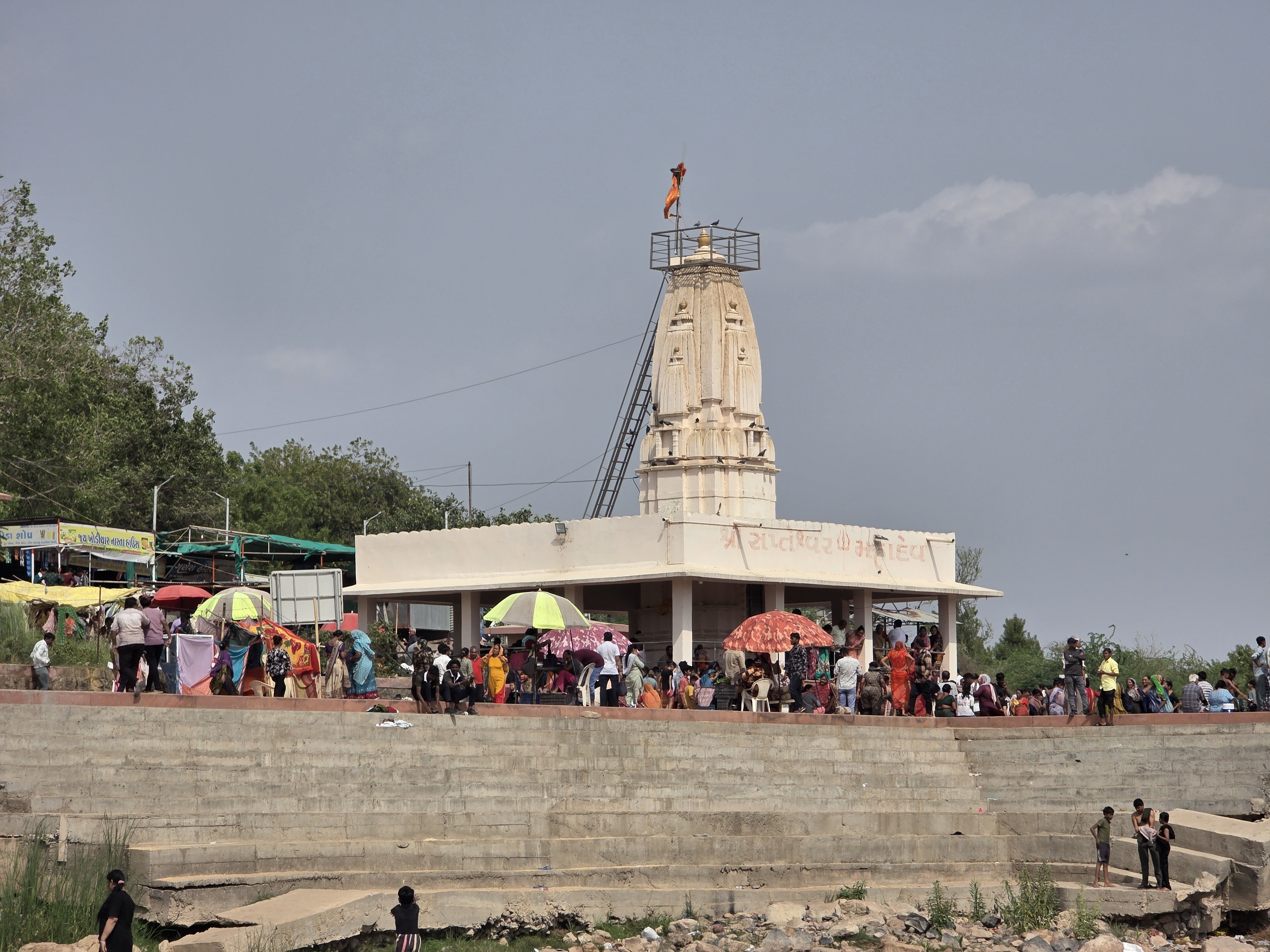 Idar Youth Drowns in Sabarmati River During Adhikmas Somvati Amavas