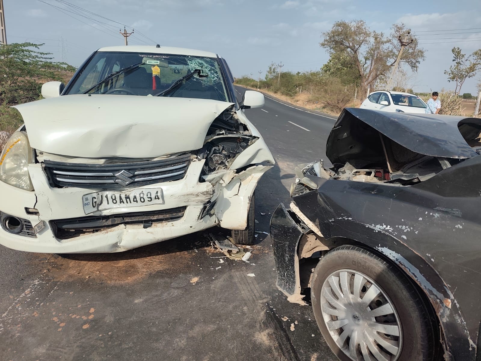 Wangdhra Patiya Accident: One Injured | Two Vehicles Collide