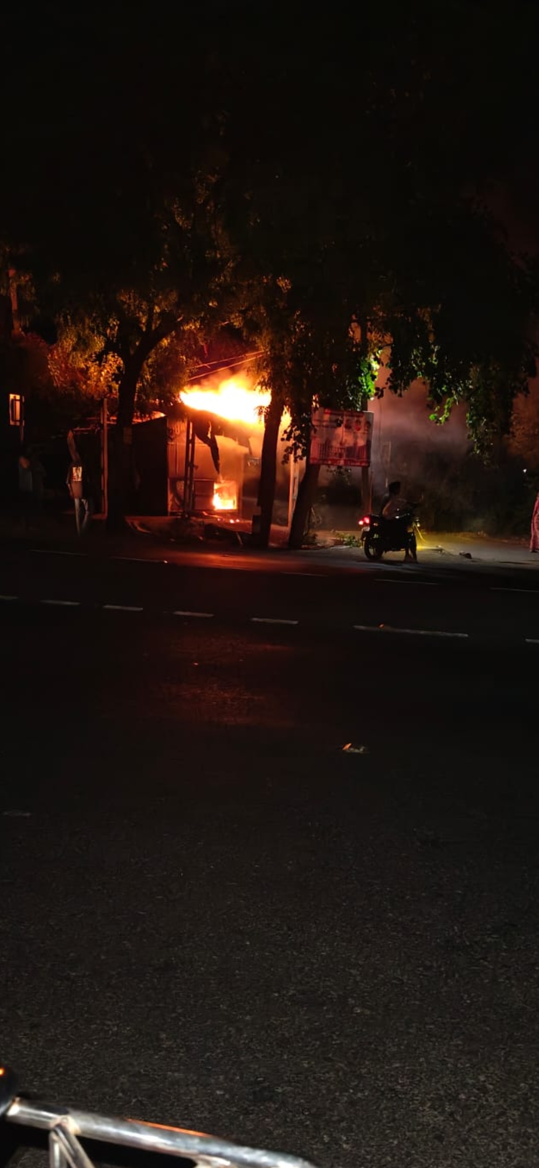 Cabin set on fire in Butal over love affair