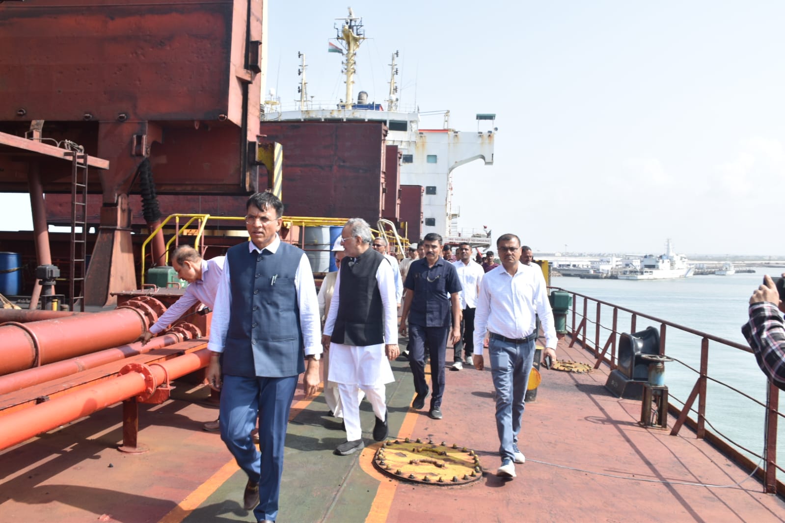 Porbandar to become global furniture hub