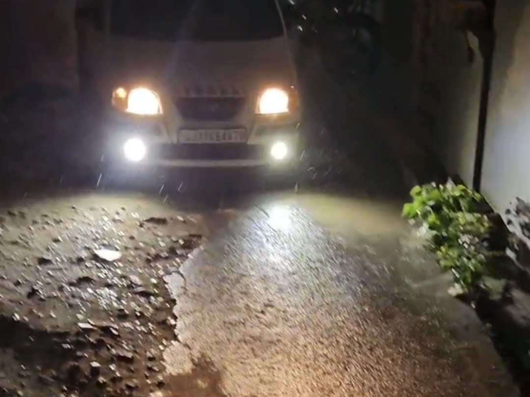 Godhra Barish Brings Relief After Garmi | Thandak Spreads