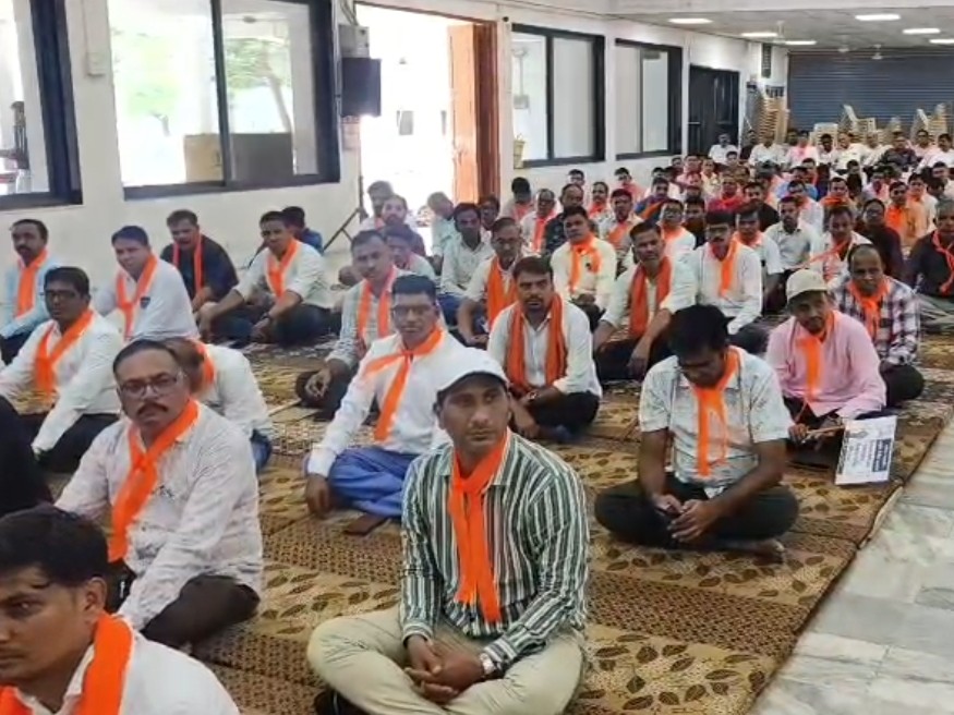 Mahisagar Teachers Protest TET Exam Cancellation Demand | Lunawada 2026