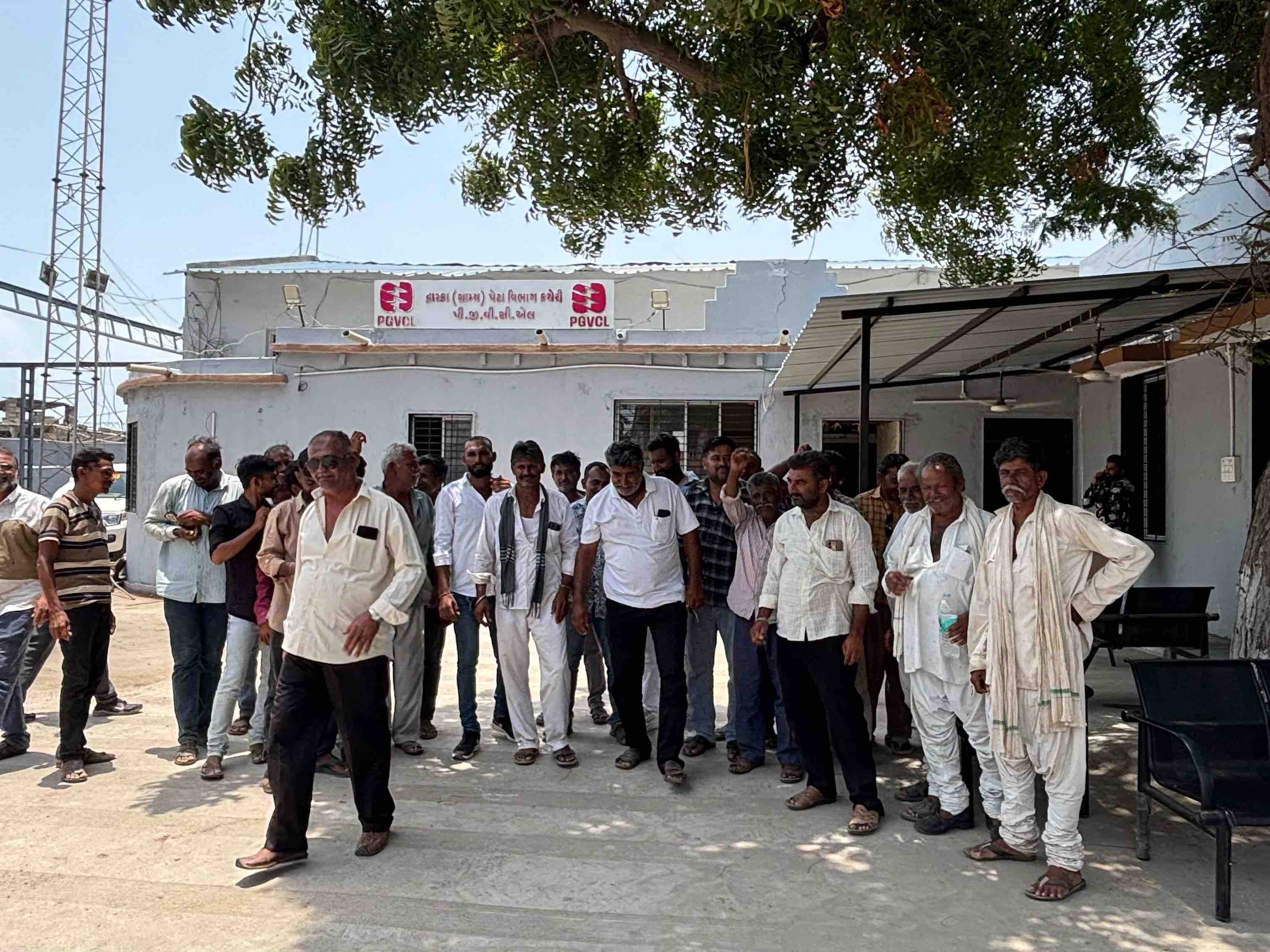 PGVCL Farmers Demand Regular Power Supply in Dwarka