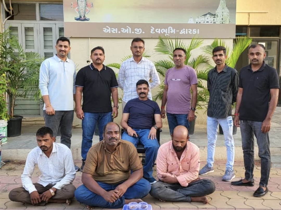 Dwarka SOG Seizes Whale Vomit, Musk, Tiger Claws Worth ₹1.07 Cr