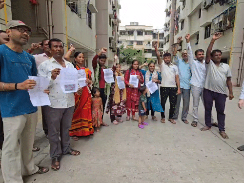 Surat Housing Leakage Woes; Residents Outrage Over Neglect