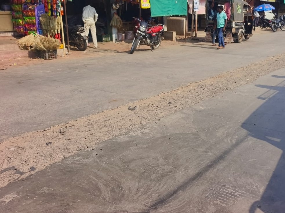 Dahod Singvad | Demand Speed Breaker, Divider Closure After Bike Slips