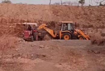 JCB, two tractors seized for stealing minerals from Vachhara river